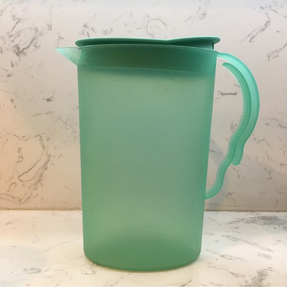 Tupperware | Kitchen | Tupperware Water Container Jug Jar Holds 2 ...
